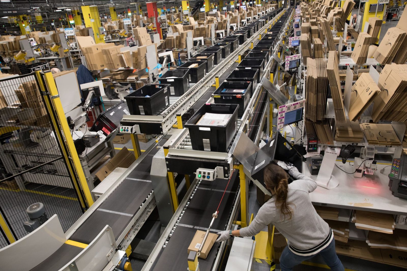 Como a logística funciona no mundo: o motor chave que movimenta a economia